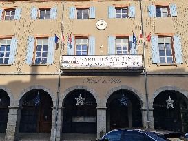 Banderole en soutien au monde agricole - Ville de Varilhes
